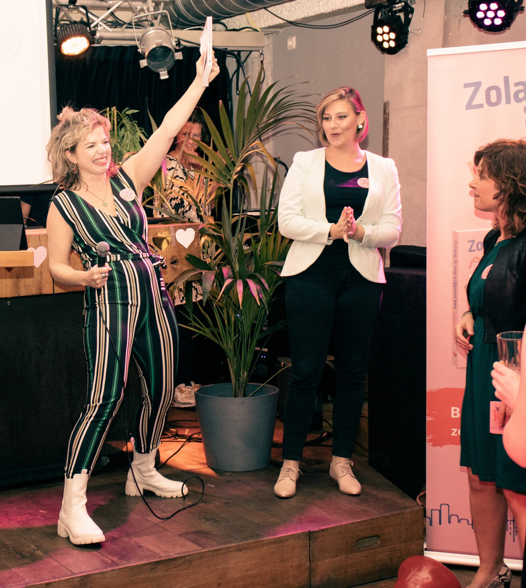 Daten als je slechthorend bent: Frances Gallimore schreef er een boek ...